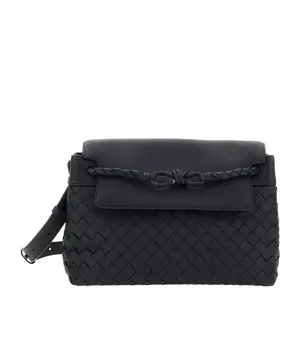 Bottega Veneta Andiamo Con Patta Cervo Shoulder Bag - Black
