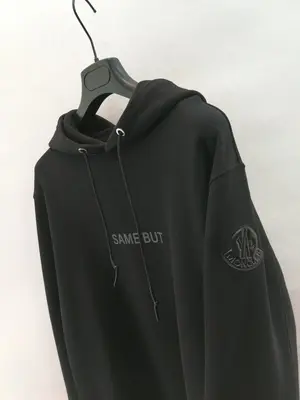 Moncler Slogan Print Hoodie - Black