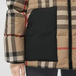 Burberry Checked Down Puffer Jacket With Removable Hood - Nude