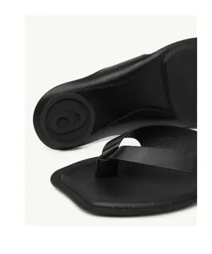 MAISON MARGIELA Anatomic Thong Flip-flops - Black