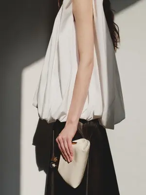 Jacquemus The Berlingot Small Clasp Bag