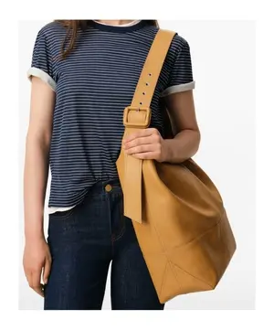 AMI Paris Large Etienne Leather Shoulder Bag - Brown