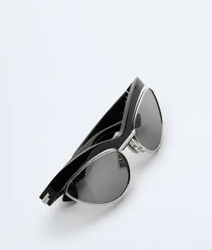 Bottega Veneta Duo Angle Cat Eye Sunglasses - Black/gray