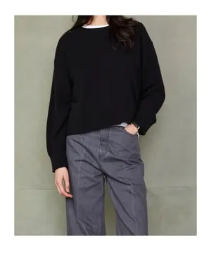 Officine Générale Cashmere Crew Neck Sweater With Side Slits - Black