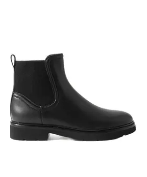 Vince Rue Leather Chelsea Boots With Lug Sole