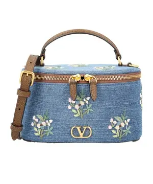 Valentino Garavani Vlogo Signature Zip-up Shoulder Bag