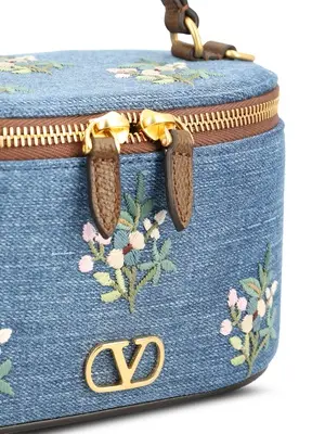 Valentino Garavani Vlogo Signature Zip-up Shoulder Bag