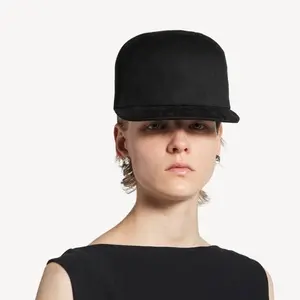 Balenciaga Logo Embroidered Baseball Cap - Black