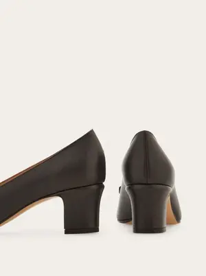 FERRAGAMO Vara Bow Pumps - Brown