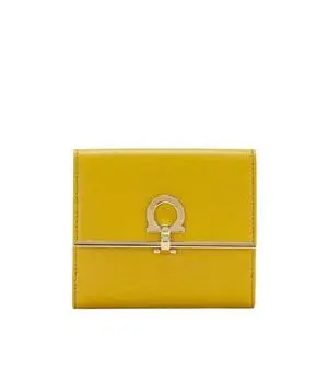 FERRAGAMO Logo Buckle Wallet - Yellow