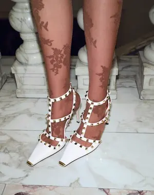 Valentino Garavani Rockstud Kidskin Pumps 100mm - White