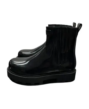 Givenchy Round-toe Slip-on Chelsea Boots