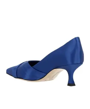 Manolo Blahnik Pleated Pointed-toe Pumps - Blue