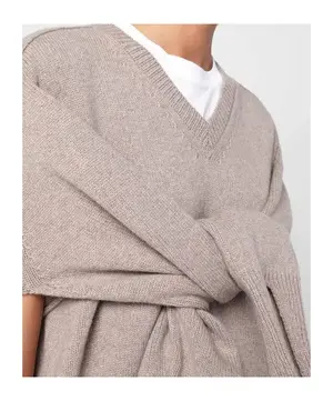 RÓHE Long Sleeve V-neck Knit Pullover