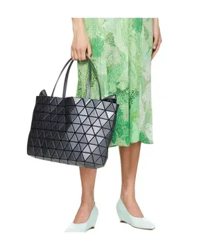 Issey Miyake Geometric Shoulder Bag - Black