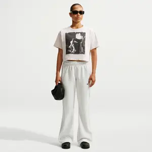 Nike Cropped Graphic T-shirt