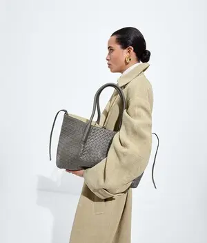 Bottega Veneta Large Intrecciato Silky Calfskin Tote Bag - Basalt/sour