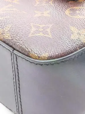 LOUIS VUITTON 2019 Saintonge Cross-body Bag