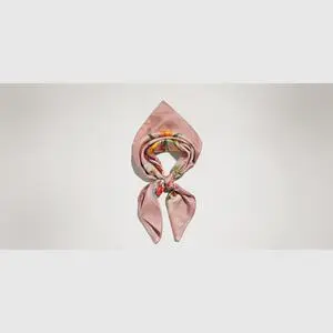 Gucci Printed Silk Twill Carr - Pink