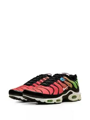 Nike Max Plus Sneakers