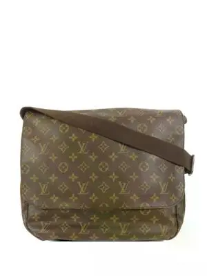 LOUIS VUITTON Monogram Canvas Beaubourg Mm Cross Body Bag - Brown