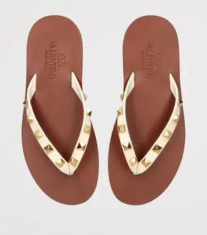 Valentino Garavani Rockstud Leather Flip Flops - White