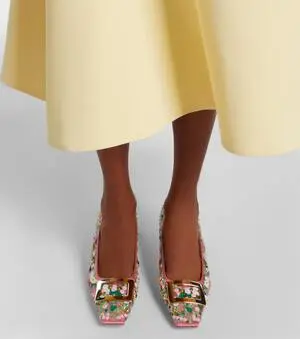 ROGER VIVIER Belle Vivier Embellished Pumps