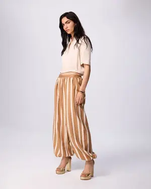 THEO THE LABEL Phaenna Shoulder Pleat Tee