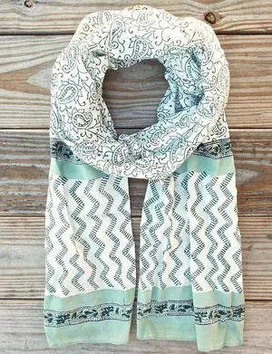 PASSION LILIE Paisley Scarf