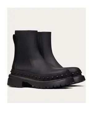Valentino Garavani Rockstud Round Toe Ankle Boots