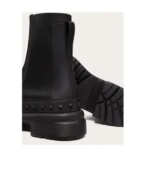 Valentino Garavani Rockstud Round Toe Ankle Boots