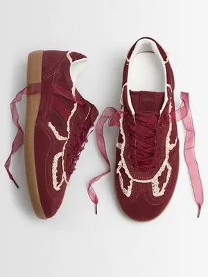 ALOHAS Round-toe Lace-up Sneakers With Crochet Trim - Wine Red