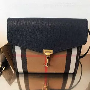 Burberry House Check Clamshell Bag - Black