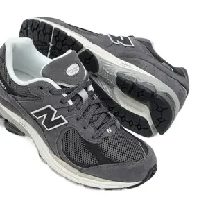 NEW BALANCE 2002r Lace-up Sneakers - Grey