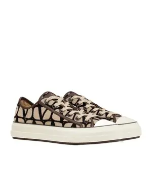 Valentino Garavani Monogram Round Toe Low-top Sneakers