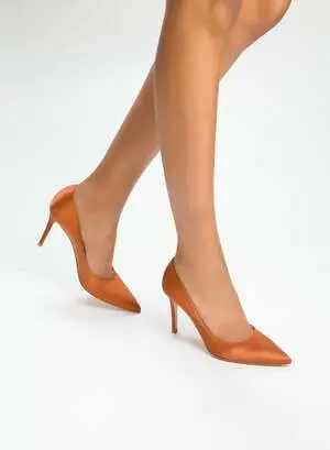 GIANVITO ROSSI Pointed Toe Stiletto High Heel Pumps - Brown