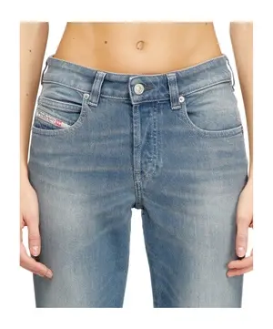 DIESEL® 1992 D-jiann Slim Fit Jeans - Medium Blue