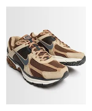 Nike Zoom Vomero 5 Sneakers