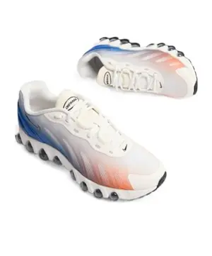 Nike Max Dn8 Sneakers