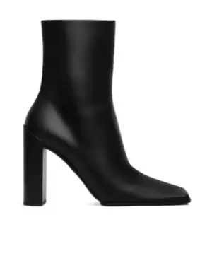 Alaïa Square-toe Ankle Boots With Chunky Heels - Black