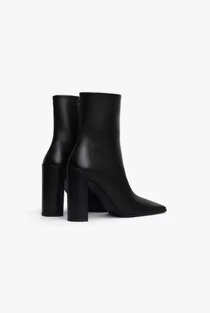 Alaïa Square-toe Ankle Boots With Chunky Heels - Black