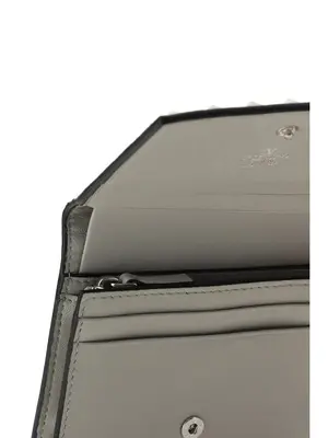 Valentino Garavani Rockstud Foldovet Top Wallet