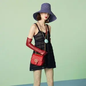 Gucci Gg Marmont Matelassé Shoulder Bag - Red