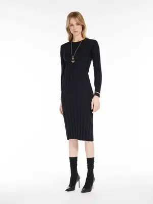 Max Mara Long Sleeve Ribbed Wool Yarn Dress