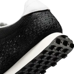 Nike Ld-1000 Flyknit Athletic Shoes