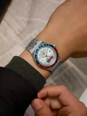 Timex® X Peanuts Logo-detail Watch
