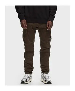 C.P. COMPANY Lens-detailed Tapered-leg Cargo Pants