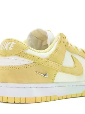 Nike Dunk Low Sneakers