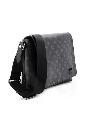 LOUIS VUITTON District Messenger Bag