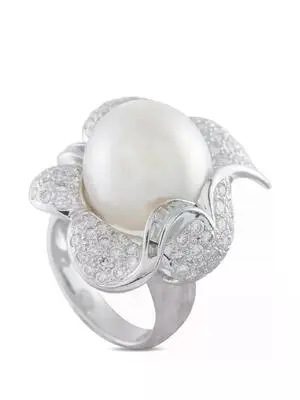 LB EXCLUSIVE 18k White Gold Pearl And Diamond Floral Ring